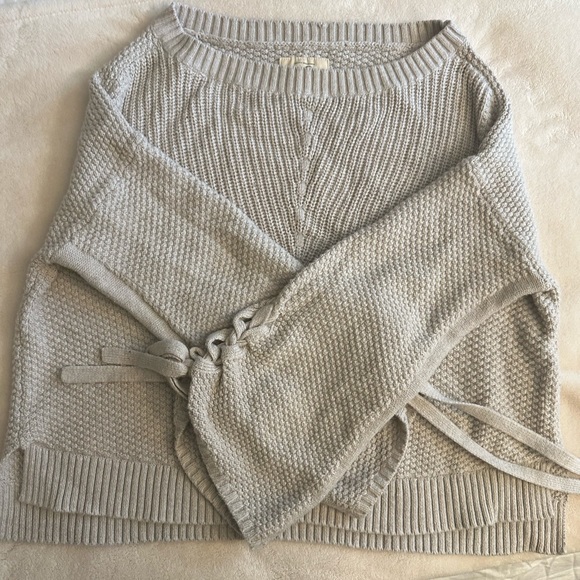Hollister | Sweaters | Hollister Neutral Knit Sweater With Wide Sleeves ...